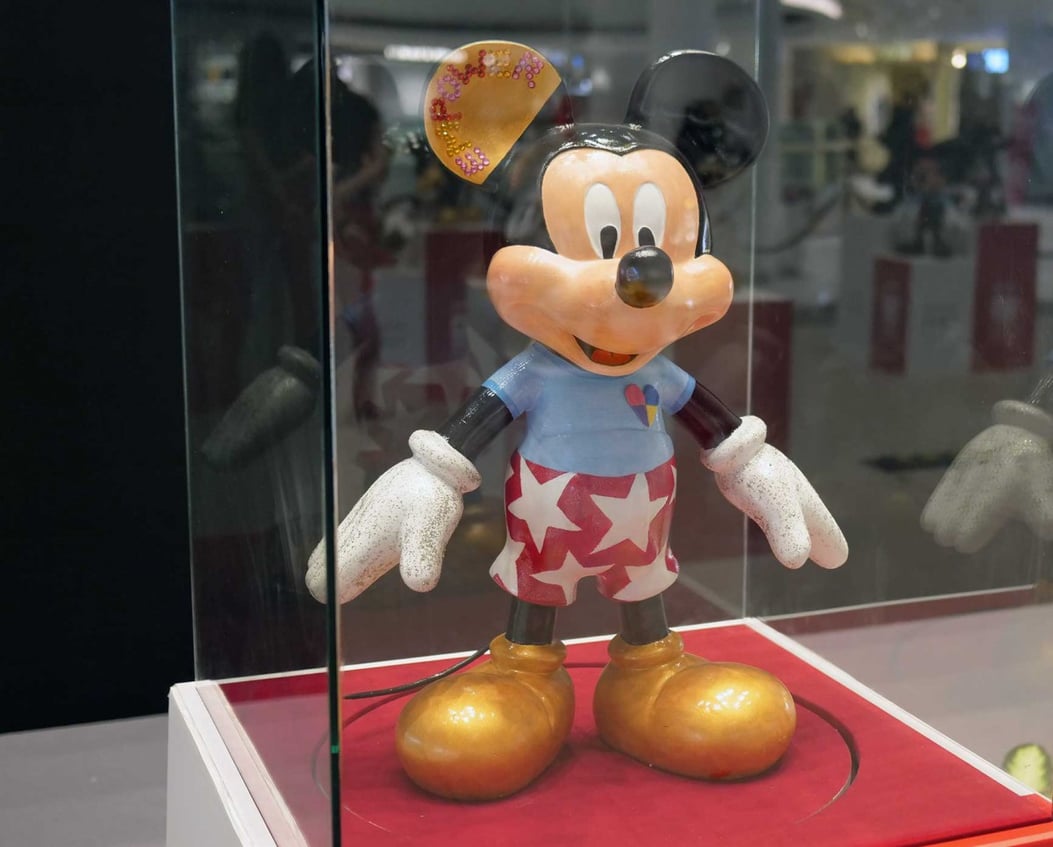 Check Out These 90 Singapore-Themed Mickey Mouse Figurines Designed By ...