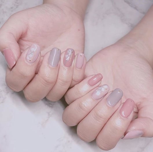 Try This 12 Simple Alternate Nail Colour Designs With Your Girlfriends ...