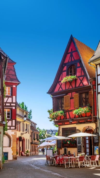 Top 5 Beautiful & Must-Visit Towns Around The World