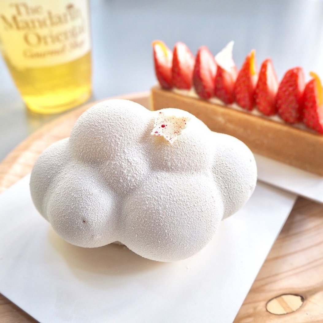 This Cloud Cake Looks Too Cute To Be Eaten!