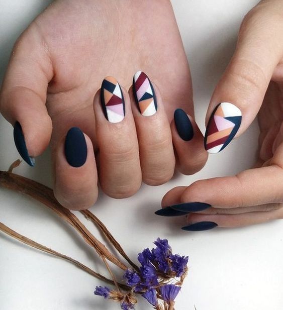 Try These 9 Geometric Nail Designs For Your Next Manicure | GirlStyle ...