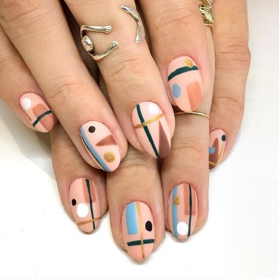 Try These 9 Geometric Nail Designs For Your Next Manicure | GirlStyle ...
