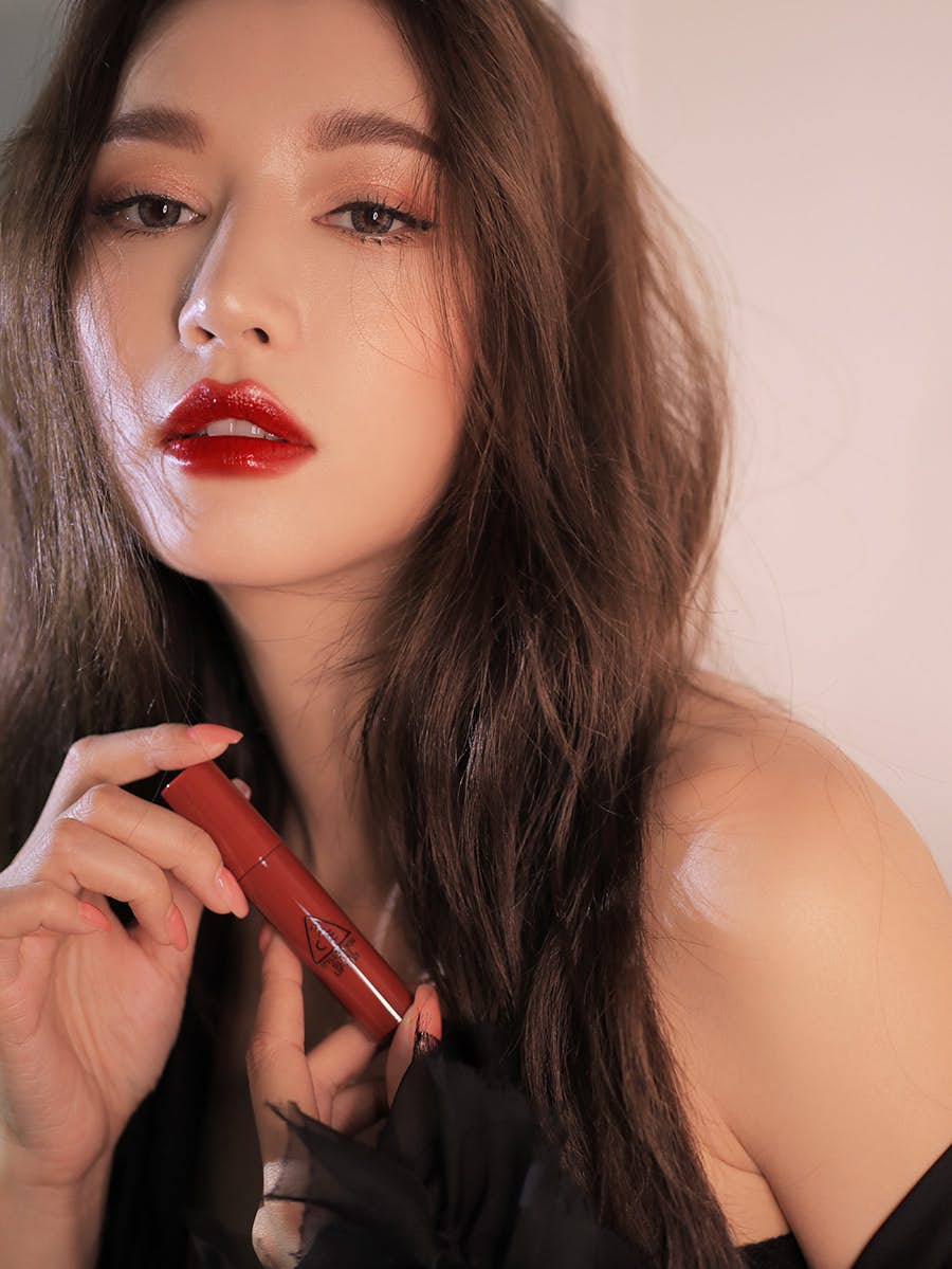 The Best Glossy Lipsticks For Plump And Beautiful Lips