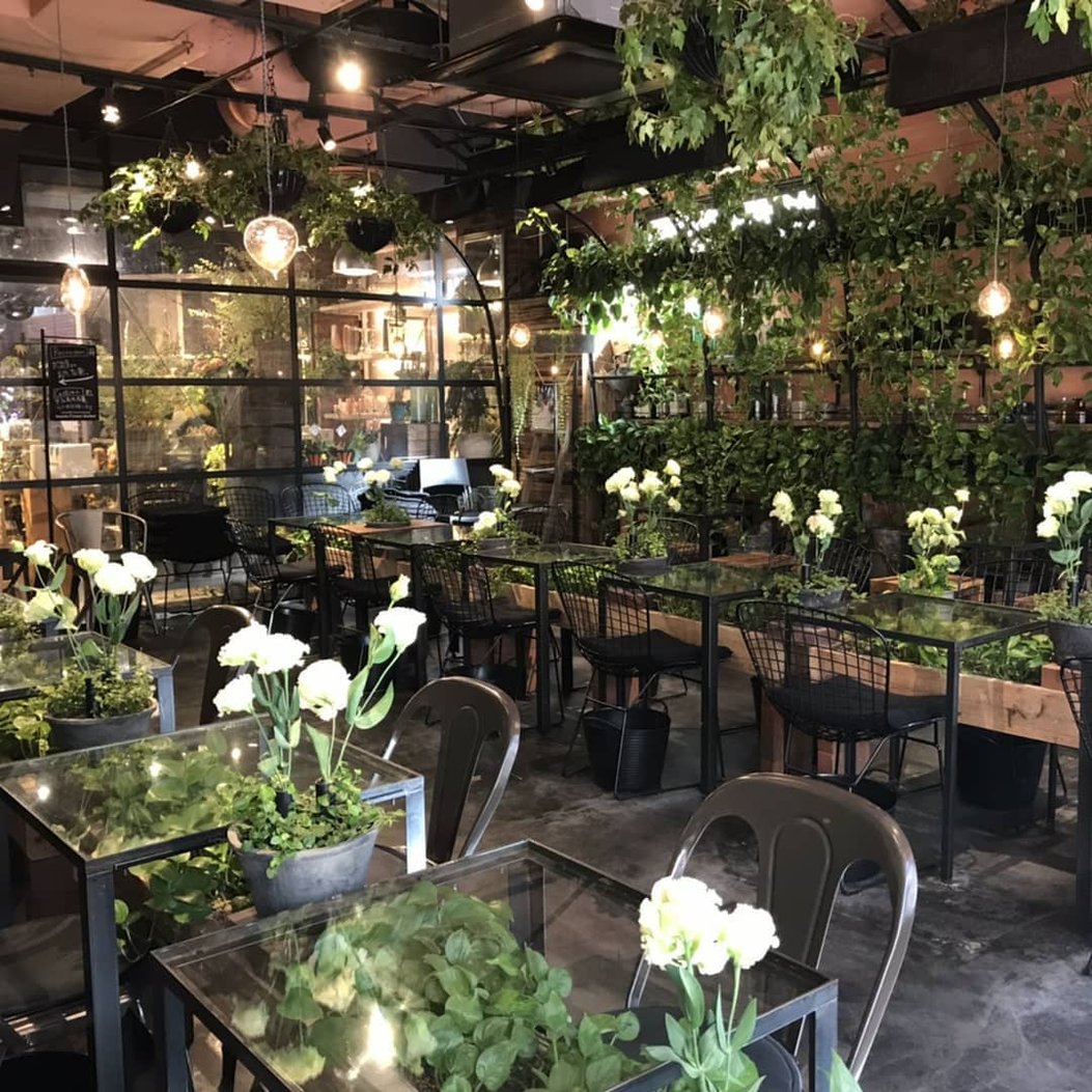 Take A Flower Shower At This Tea House In Tokyo, Japan