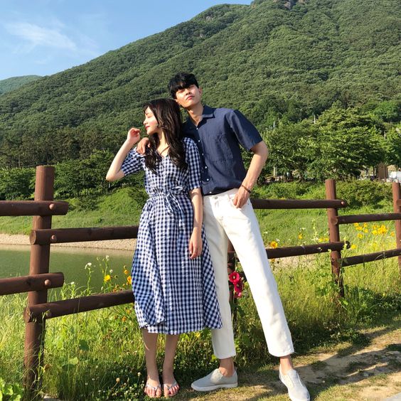 Couple Outfits In Matching Colours That Are Not Cringe-Worthy