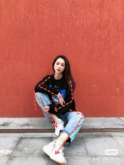 How To Look Good And Pose In A Flattering Way When Sitting Down