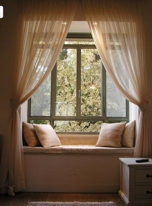 Bay Window Ideas For Your Room To Save Space & Create A Cosy Area