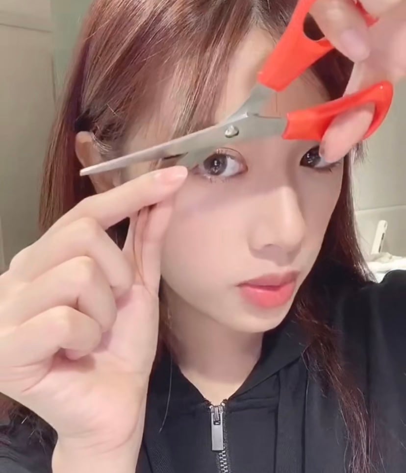 How To Cut Your Own Fringe At Home Easily And Perfectly