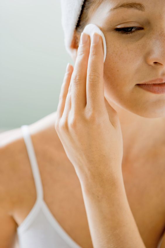 How To Pop A Pimple Safely At Home Without Damaging Your Skin