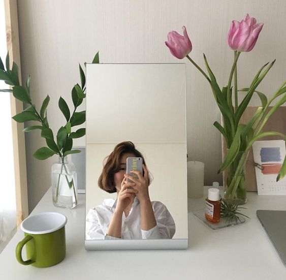How To Achieve A Korean-Style Vanity Table Aesthetic