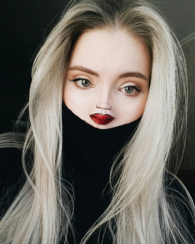 #TinyFaceChallenge: Weird New IG Makeup Trend To Curb Stay-Home Boredom