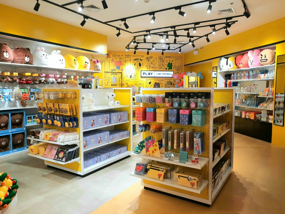 Singapore’s First PLAY LINE FRIENDS Store At Funan Has LINE & BT21 Merch