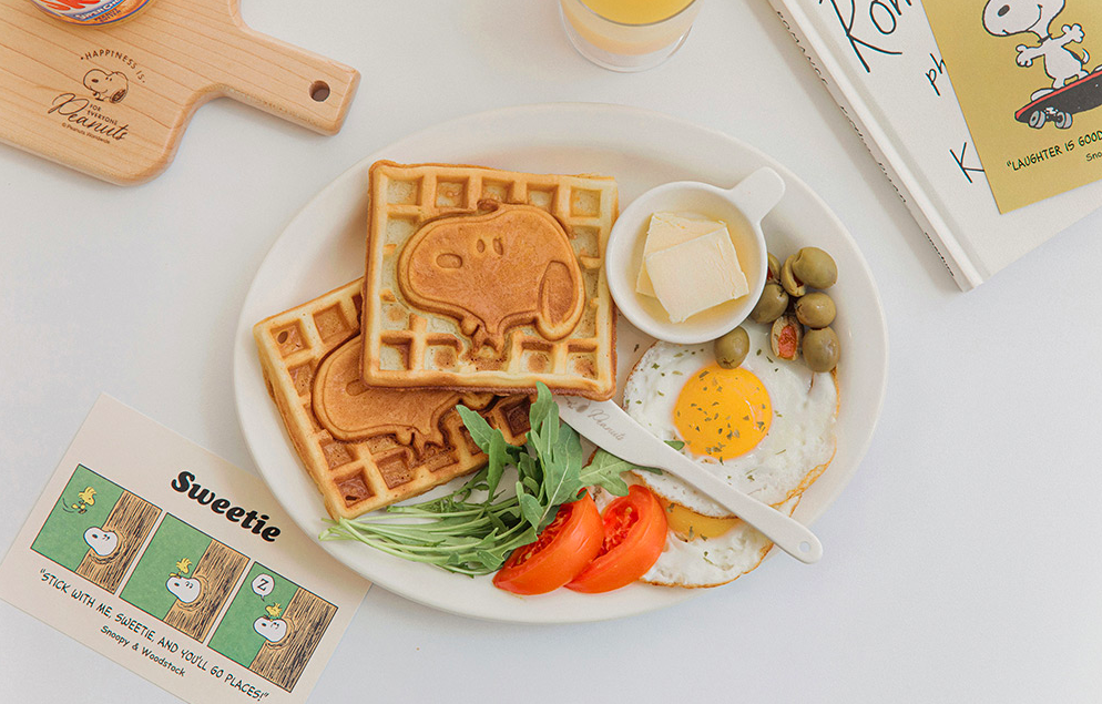 New Adorable Snoopy Kitchenware By 10x10 To Make Cooking More Fun ...