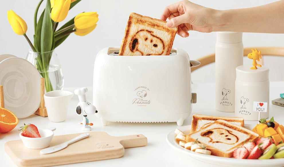 New Adorable Snoopy Kitchenware By 10x10 To Make Cooking More Fun ...