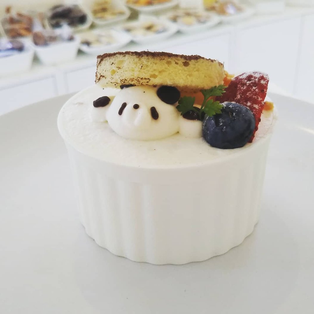 Places To Eat In Osaka, Japan: Panda-Themed Desserts & Drinks At Dāpan Cake