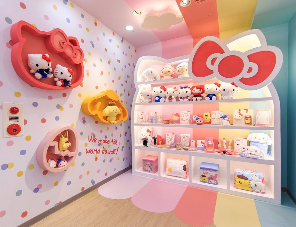New Hello Kitty 7-Eleven Stores In Taipei, Taiwan Are Just Like Themed ...
