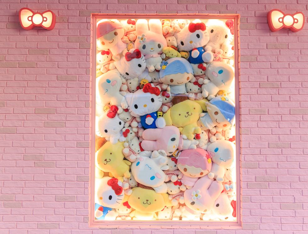 Hello Kitty 7-Eleven Stores In Taipei, Taiwan