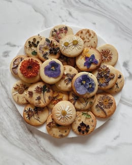 How To Make Edible Flower Cookies Easy 4 Step Recipe