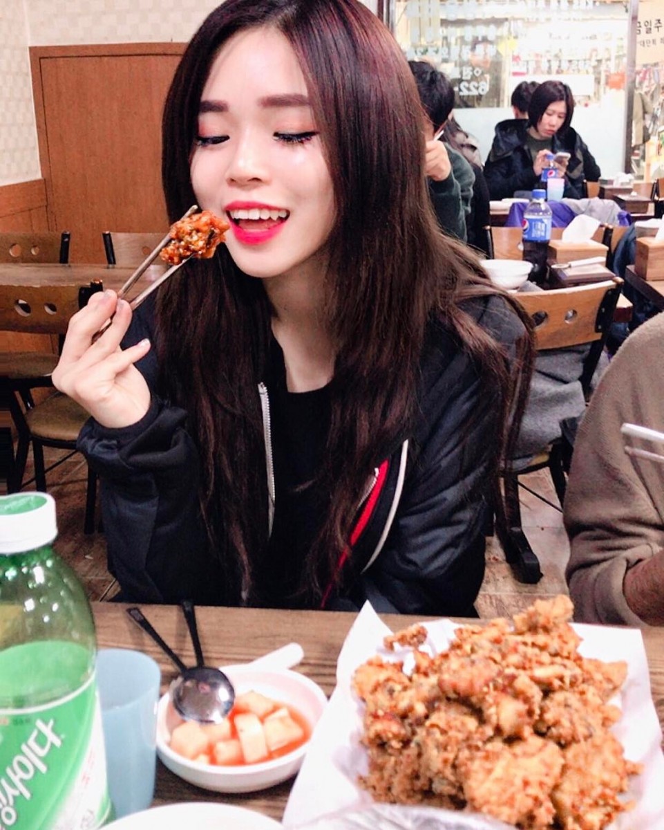 12 Facts About Cherylene Chan, The Young Influencer Who's Confirmed To ...