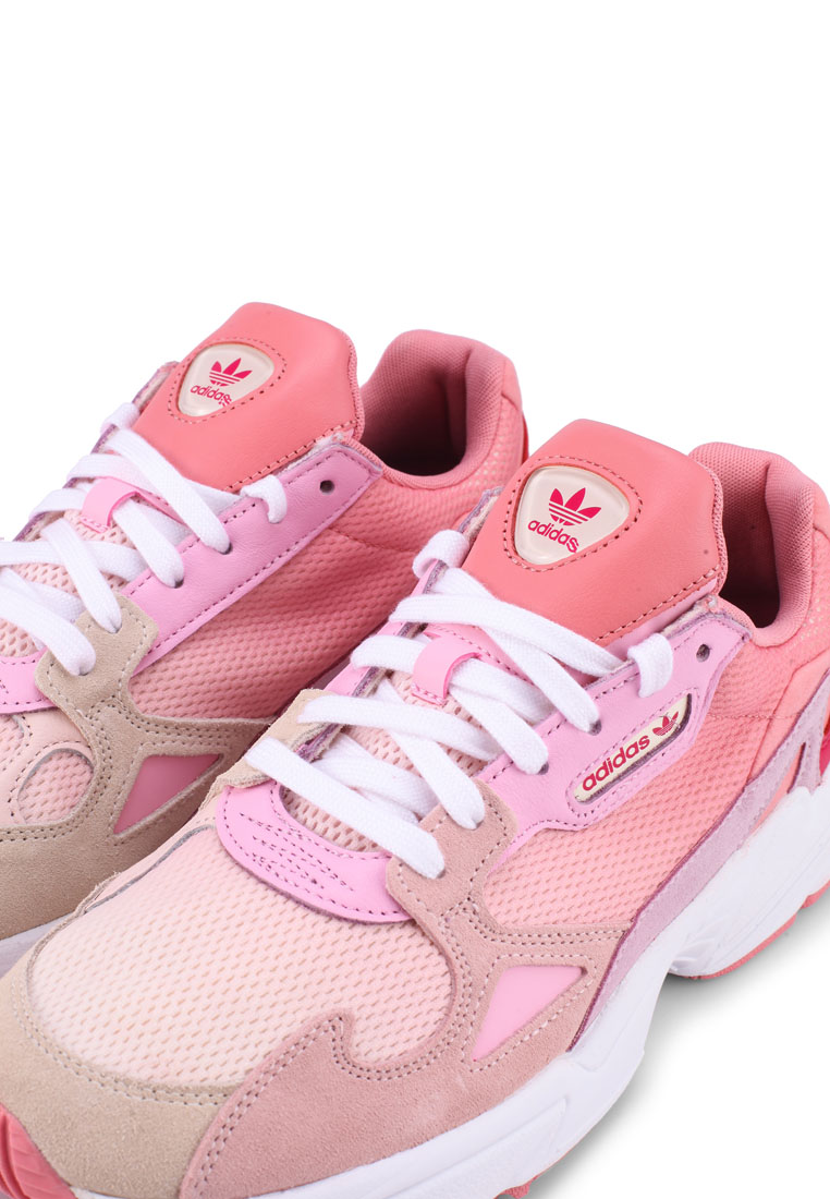 8 Pink Sneakers With Chunky Soles That Will Give You A Height Boost ...