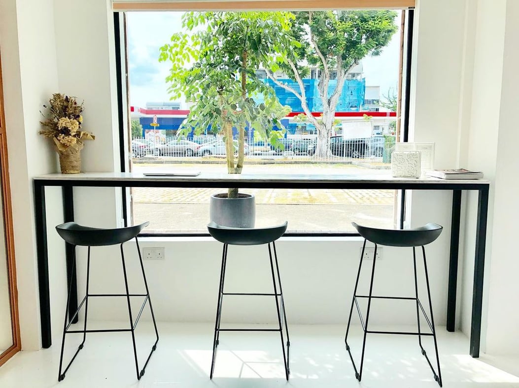 MOD Cafe: Pink Container Cafe Cum Hair Salon At East Coast, Singapore