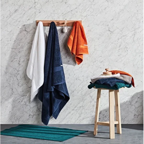 12 Habits That Are Causing Back Acne/Backne & Tips For Preventing It