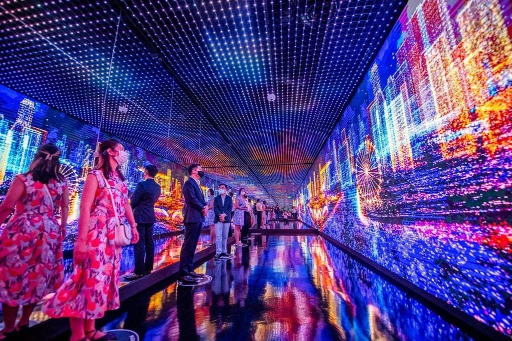 Time Capsule At Singapore Flyer: New Interactive Time Travel Attraction