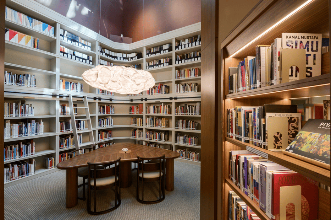 Rotunda Library: Singapore's Grandest Library At National Gallery With ...