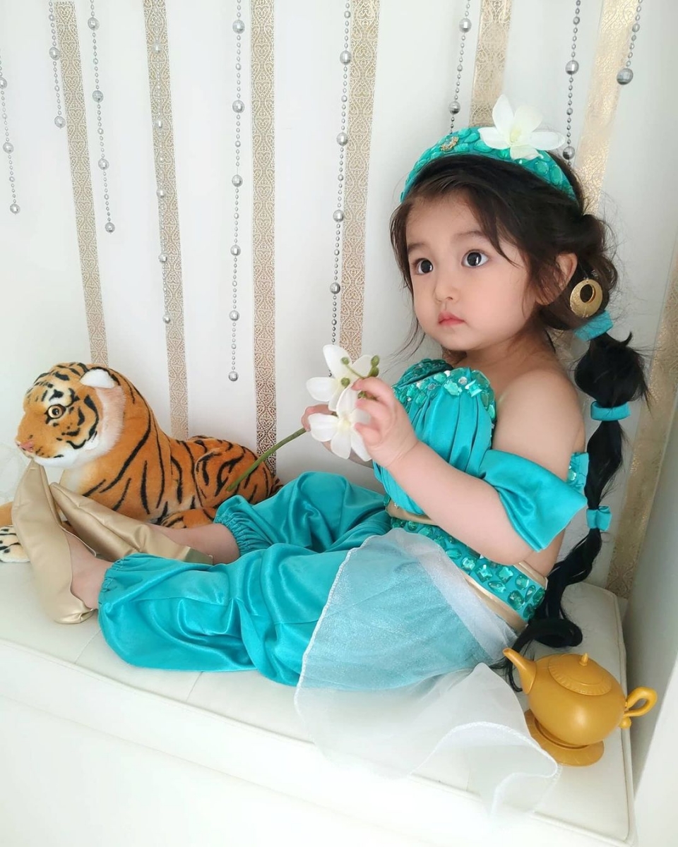 Baby Cosplayer Dresses Up As Sailor Moon Scouts & Disney Princesses