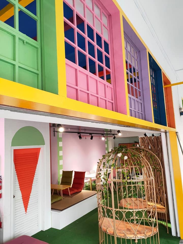 Sweet Hut: Dessert Cafe In Singapore With Colourful Decor & Neon Lights ...