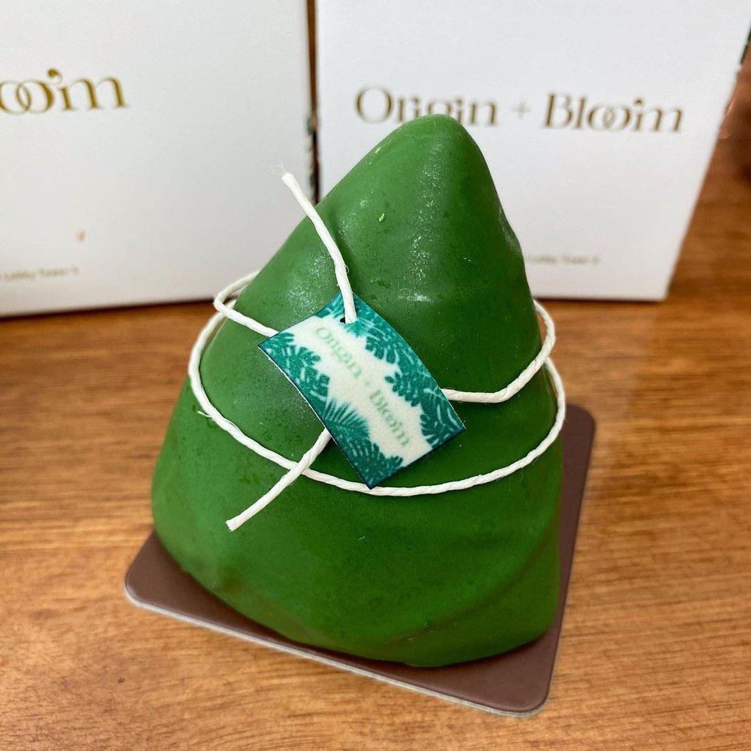 Origin + Bloom Cafe: Hojicha Bubble Tea-Shaped Cake In Singapore