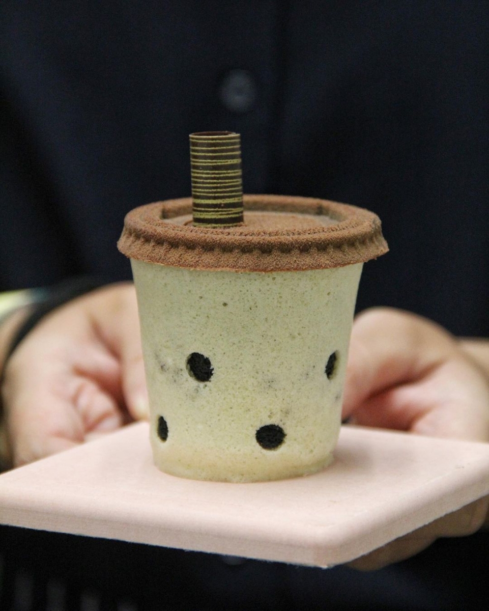 Origin + Bloom Cafe: Hojicha Bubble Tea-Shaped Cake In Singapore