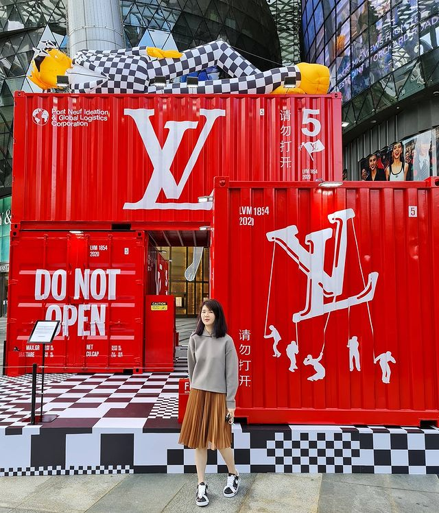 Louis Vuitton’s Famous Shipping Containers: Finally In Singapore At ION ...