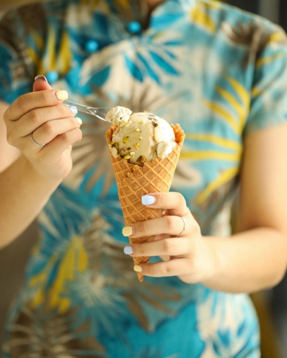 Inside Scoop Singapore: Pastel Ice Cream Cafe At Bugis