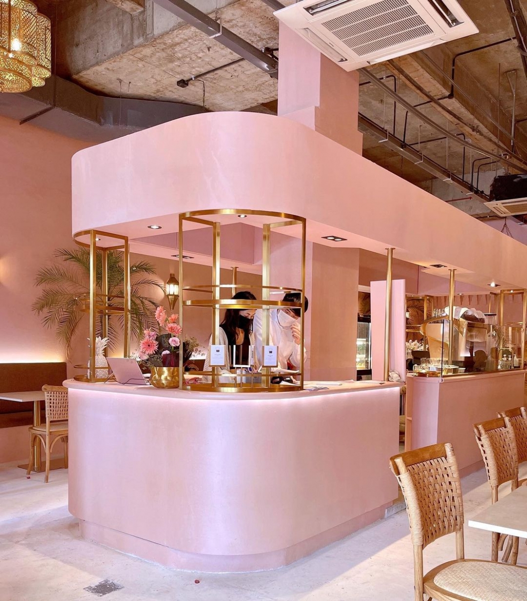 New Pink Cafe In Singapore Will Make You Feel Like You're On Holiday In ...
