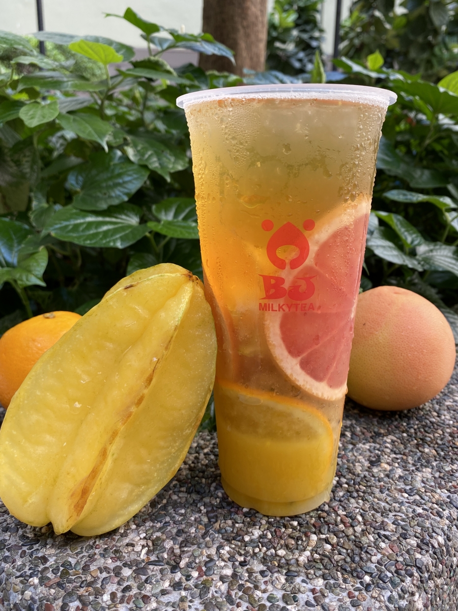BJ MILKYTEA: New Bubble Tea Store Has "Bears” Serving Customers