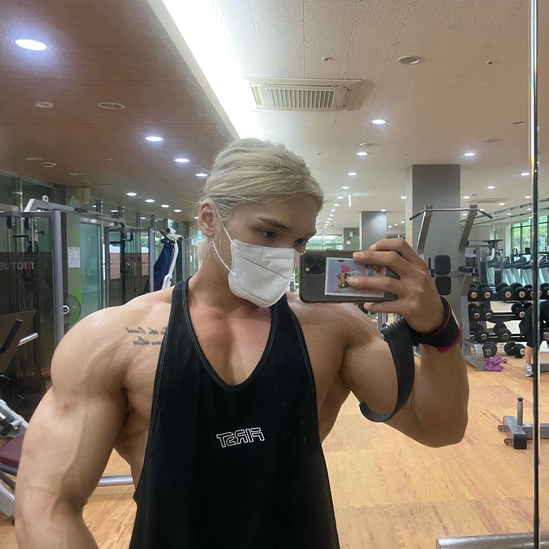 Kim Jae Eon: Korean Model Goes Viral For His Buff Bod, K-Pop Idol-Like ...