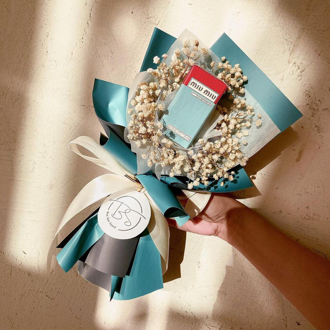 These Bouquets Made Using Miniature Perfumes Include Brands Like Chloé ...