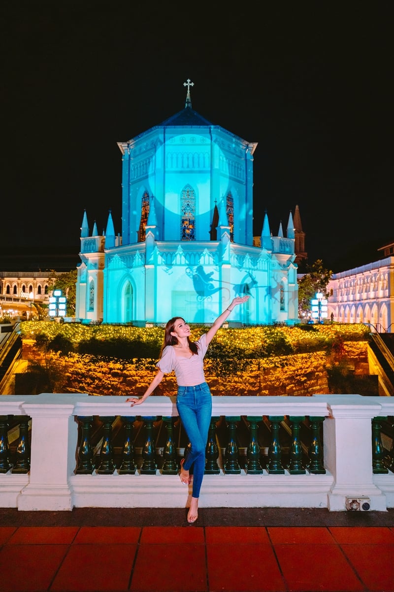 Christmas 2021 At Capitol & CHIJMES - Ice-Skating, Snow Domes & Light Show