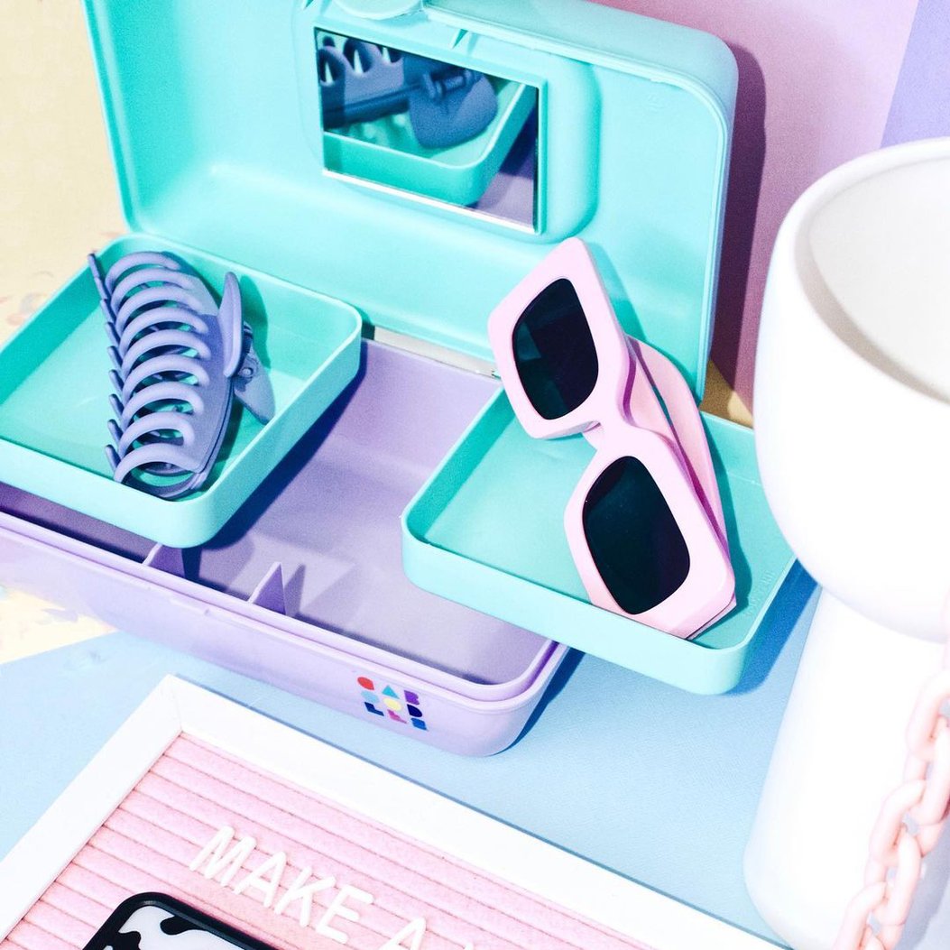 These ‘90s Pastel Caboodle Cases Are A Great Way To Organise Your ...