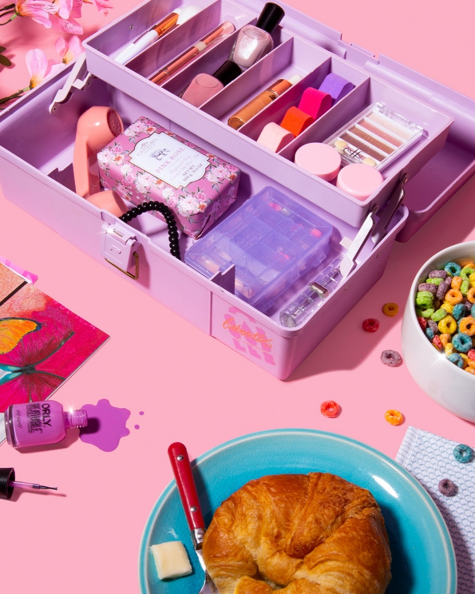 These Retro Pastel Caboodles Are A Great Way To Organise Your Makeup ...