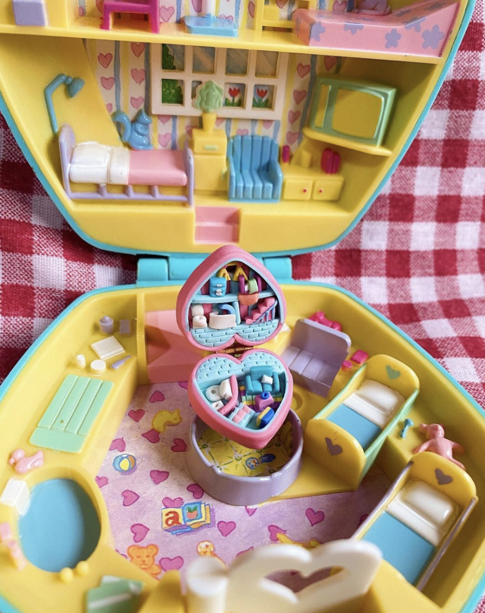 These Polly Pocket-Inspired Polymer Clay Earrings Ft. Enchanting Scenes ...