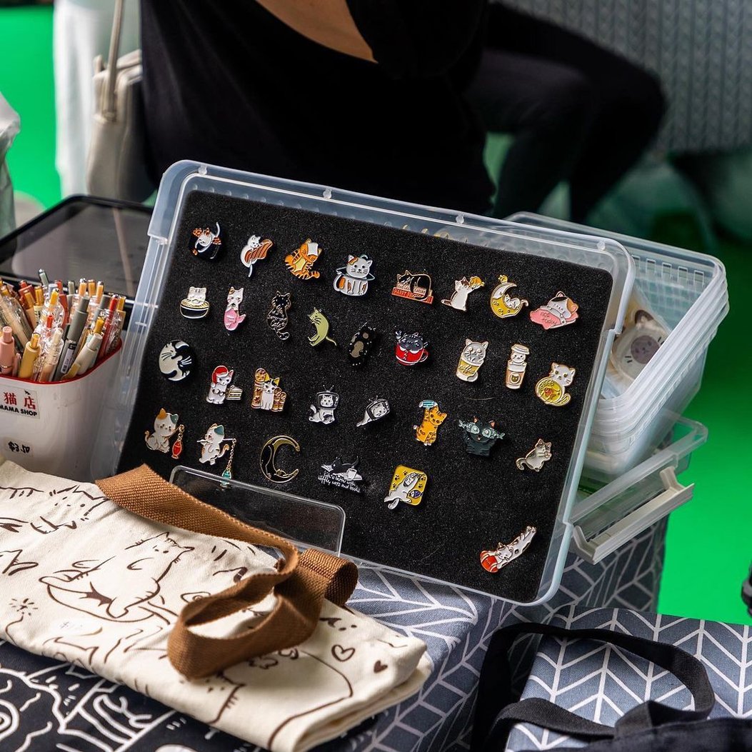 Free Photo Printouts With Alice In Wonderland-Themed Backdrop At The ...