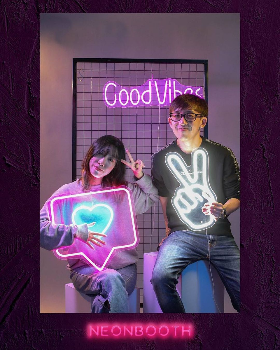 Neonbooth: Singapore's First Neon-Themed Self Photo Studio