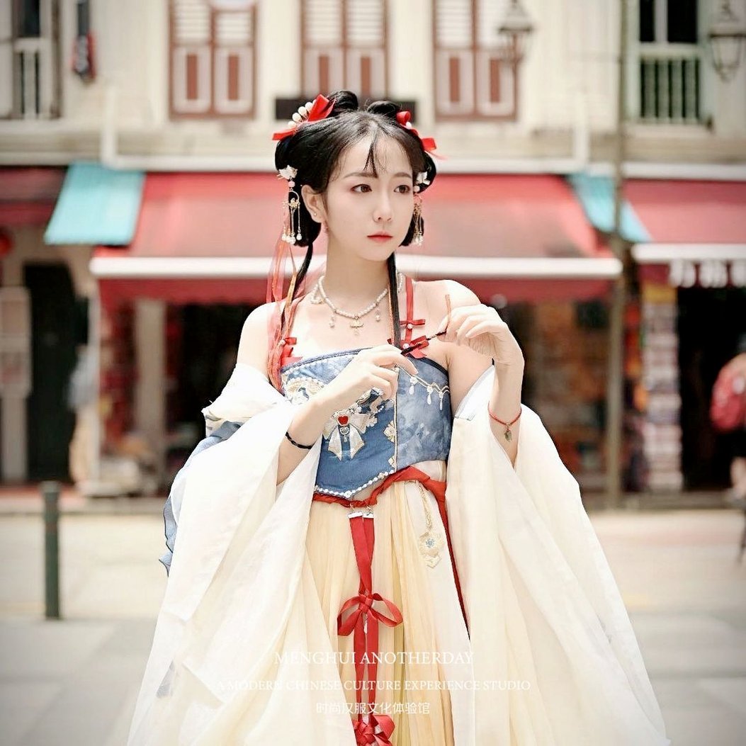 Hanfu Sale In Singapore: From Just $30 Per Set At Chinatown