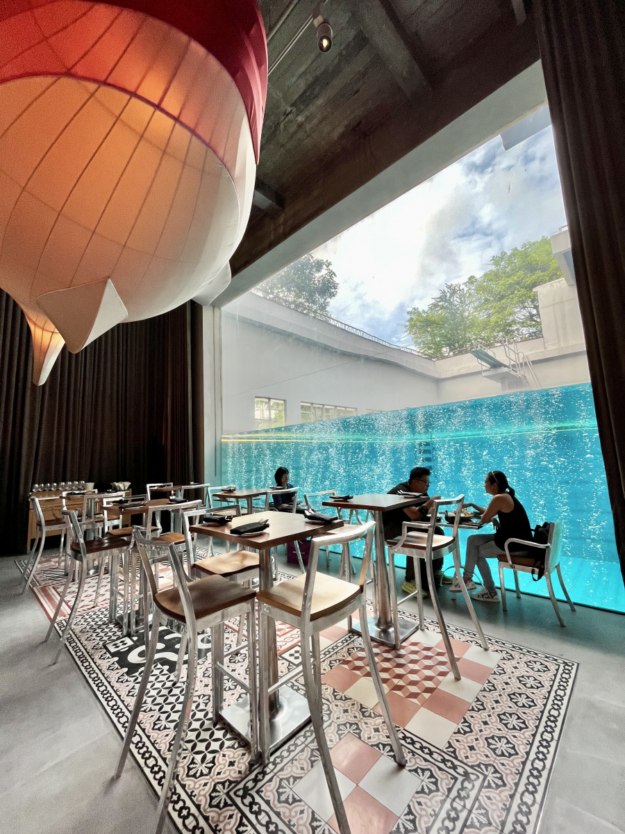 Fish Pool Review: "Underwater" Restaurant & Bar In Singapore Has ...