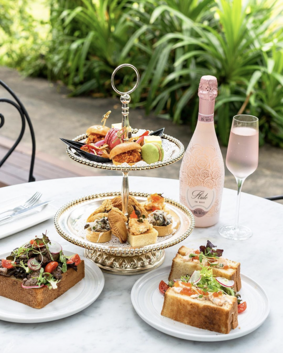 8 IG-Worthy Retro Cafes & Eateries To Visit For Old-School Singapore Vibes