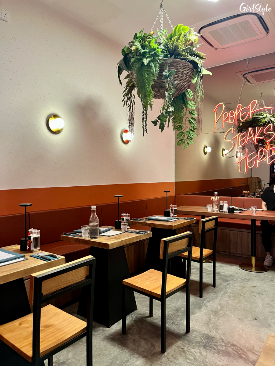 The Feather Blade Opens Its Second Outlet At East Coast