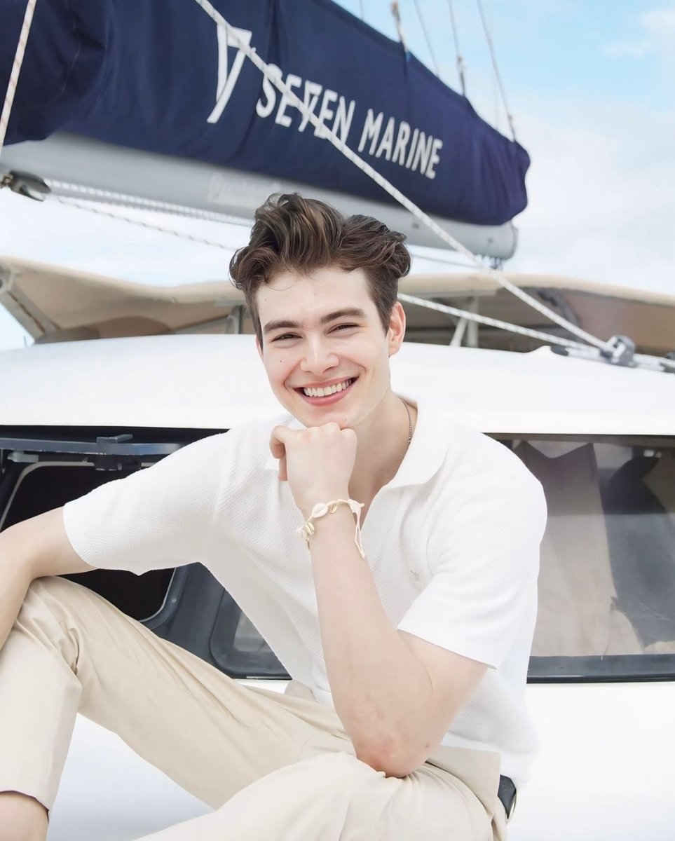 Ruslan Mamlay: Thailand-Based Model Goes Viral