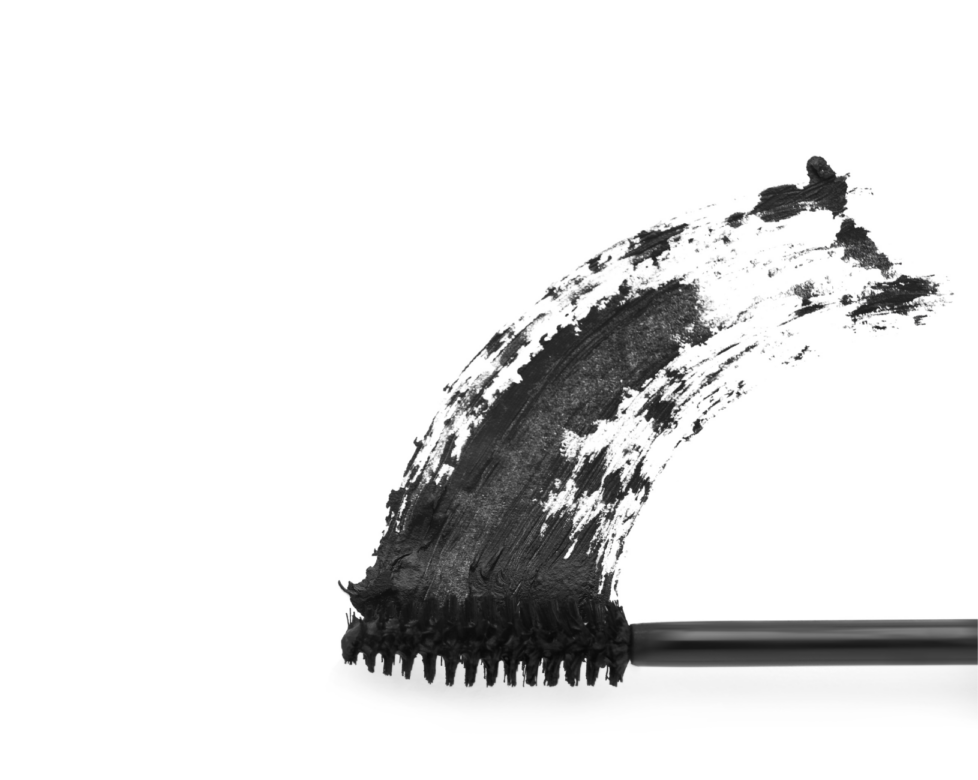 8 Mascara Mistakes That Are Making Your Lashes Look Clumpy